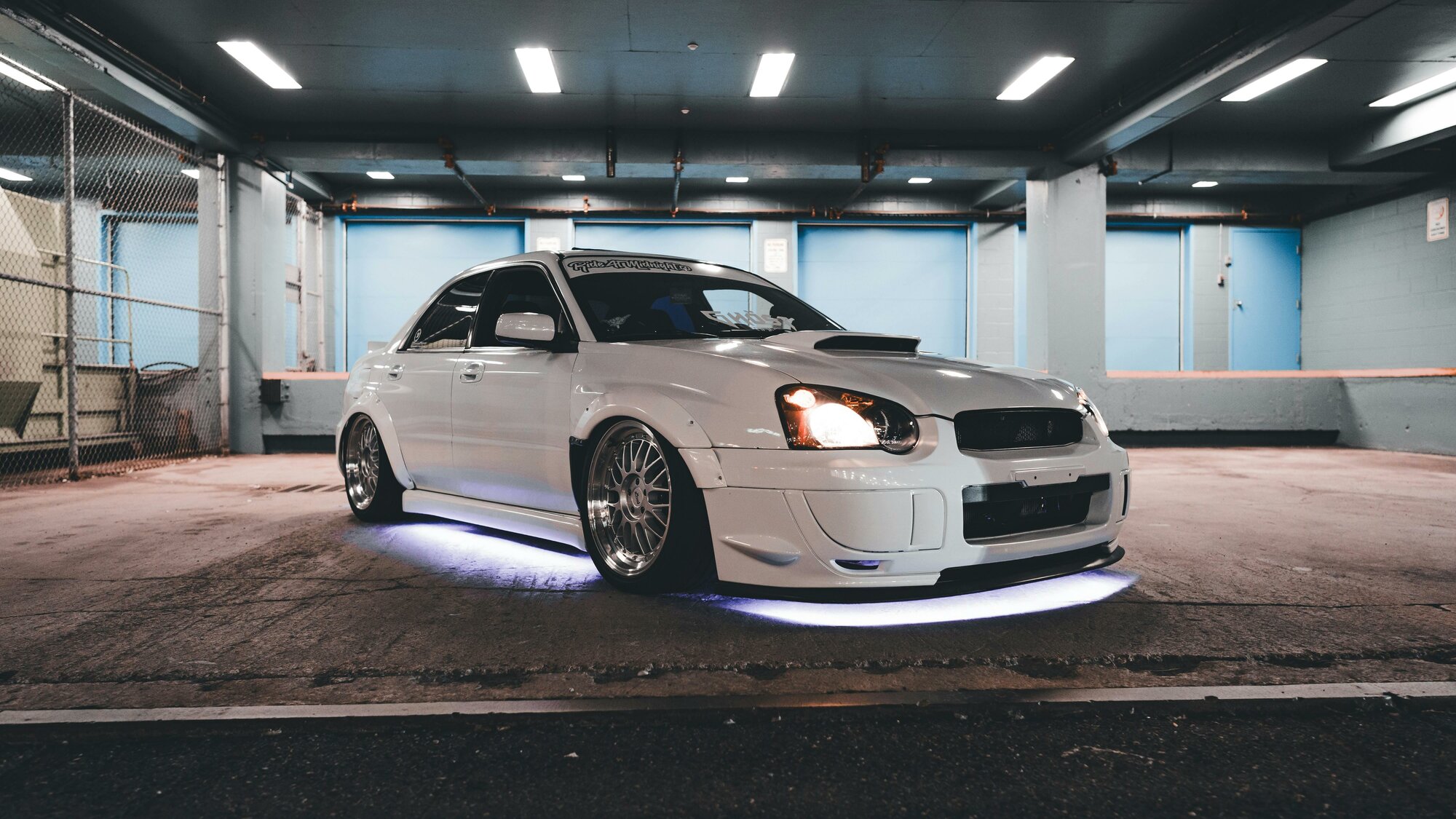 Картина на холсте 60x110 LinxOne "Автомобиль, интерьер для дома / декор на стену / дизайн