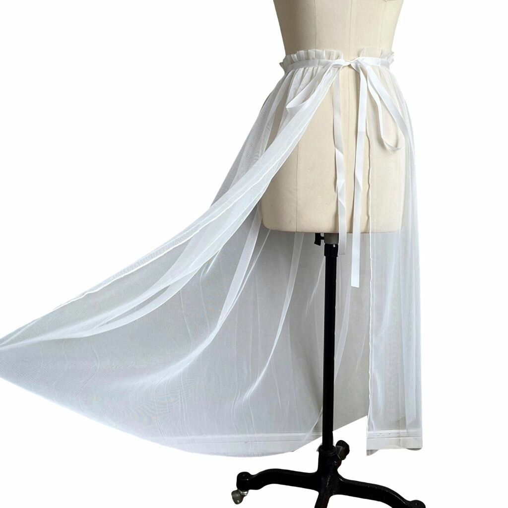 Макси-юбка из тюля с шлейфом