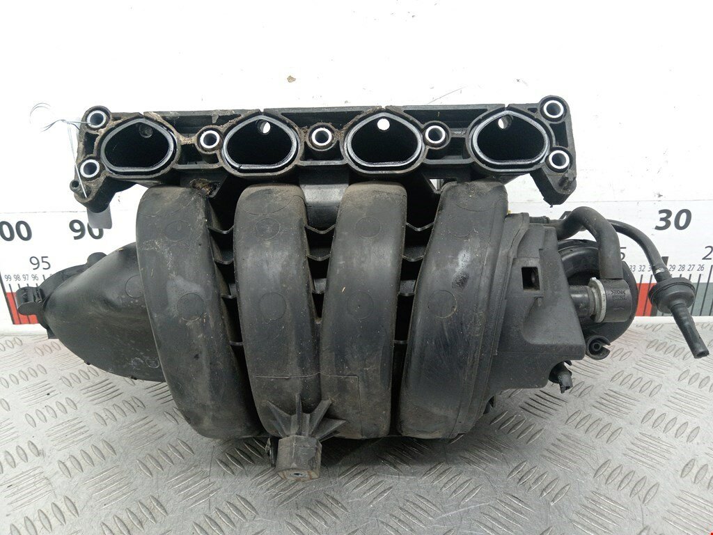 Коллектор впускной Opel Zafira B арт. 2221449
