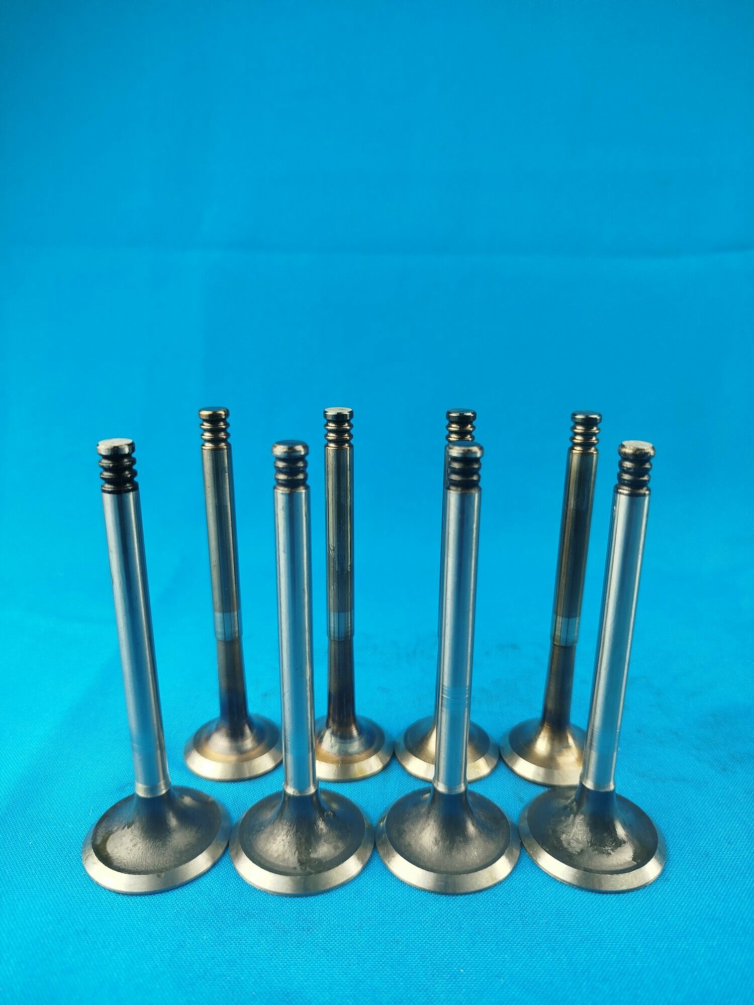 Клапан ГРМ комплект "LECAR" для автомобилей ВАЗ 21083, ГАЗ 406, 405дв. (к-т 8шт)