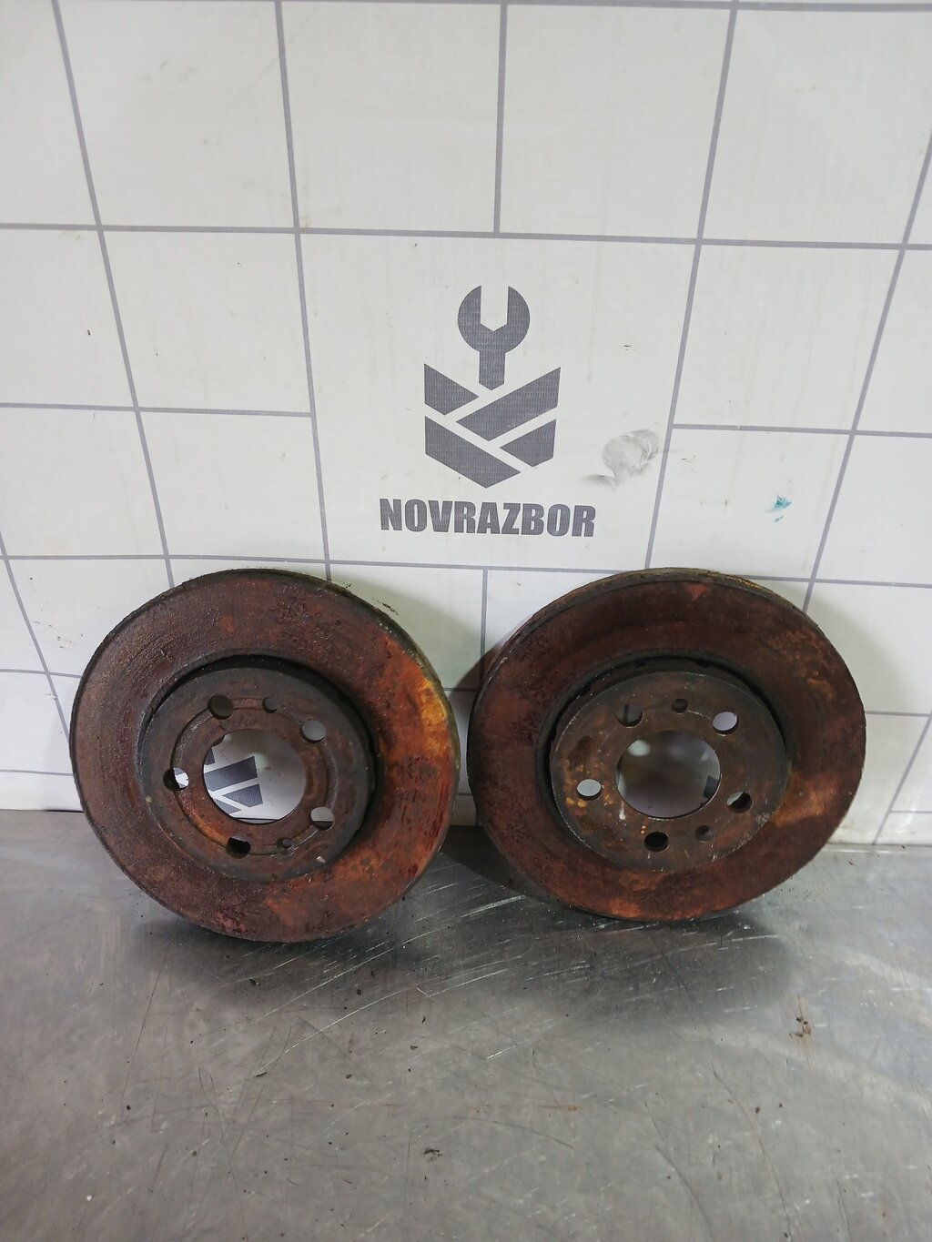 Диск тормозной передний вентилируемый VW Golf 4 Bora 97-05