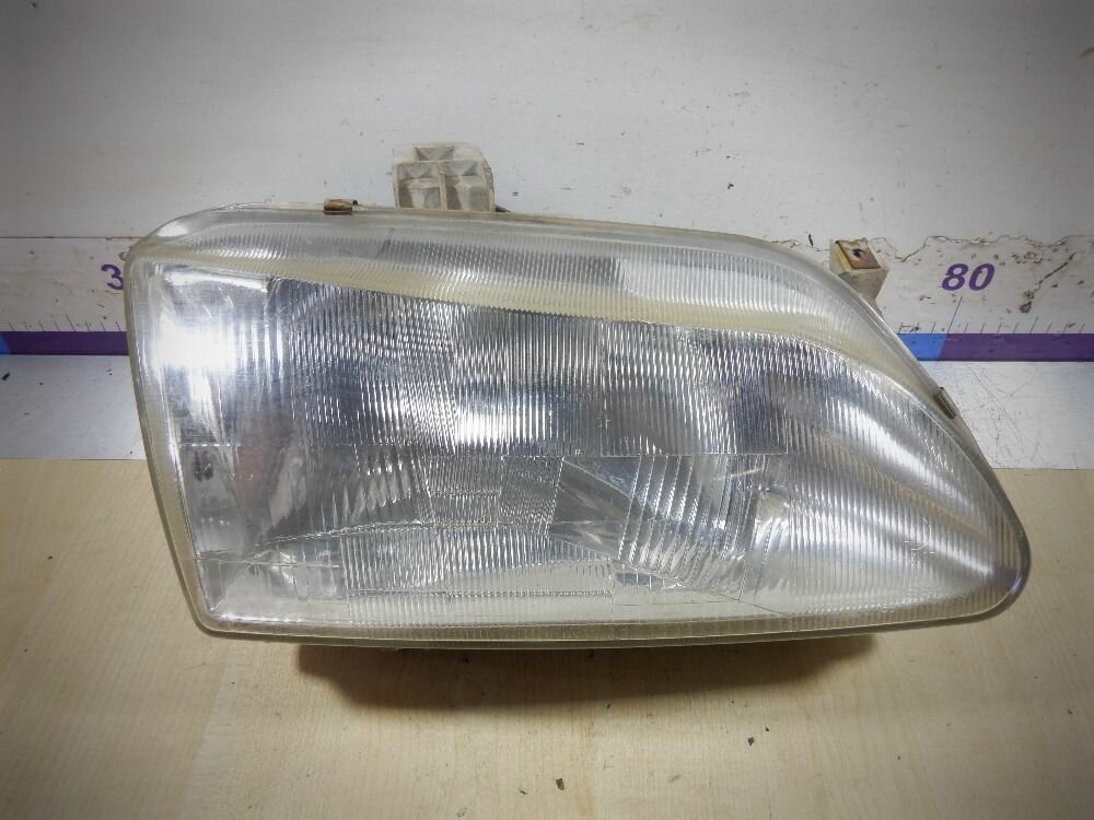 Фара правая Renault Megane 5511121RLDEM