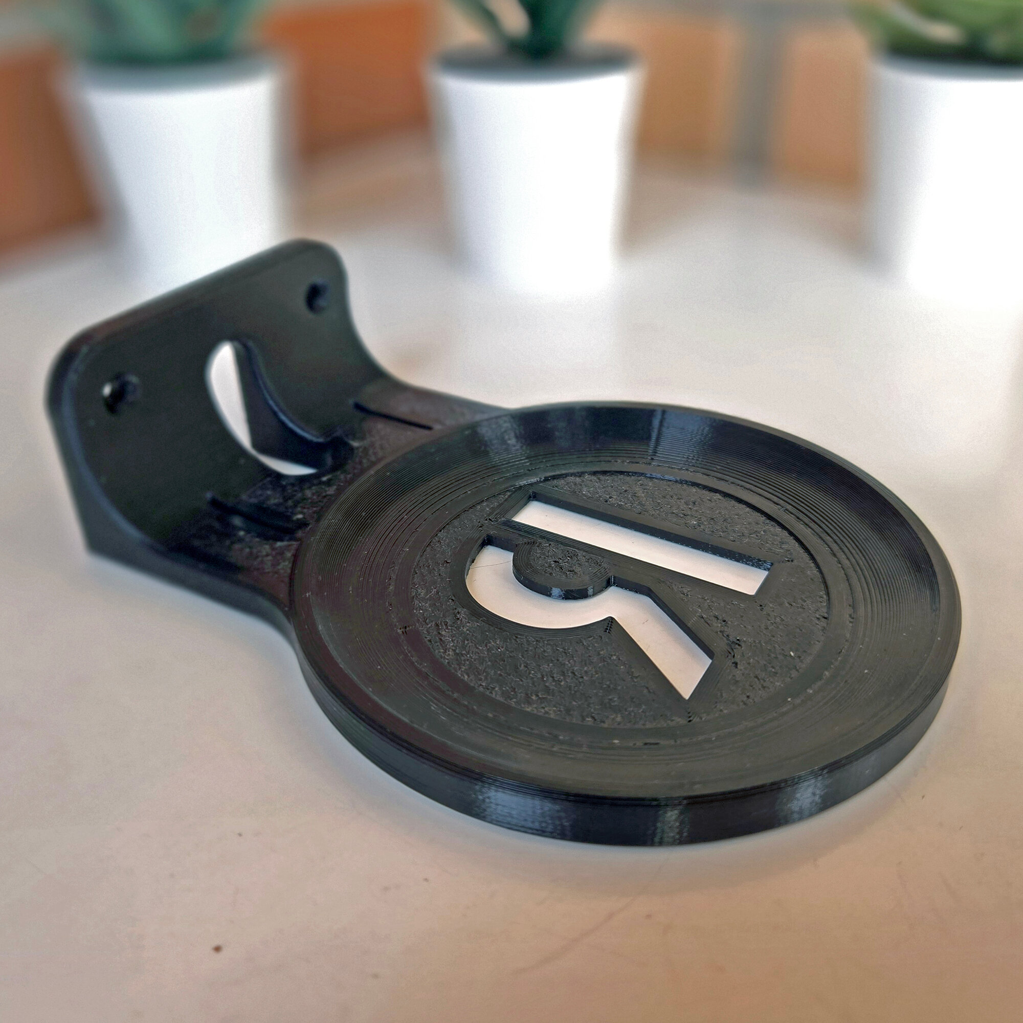 Настенный кронштейн-полка для Яндекс станций (Алиса) МИНИ 3, черный, 3D печать, для модели YNDX-00027