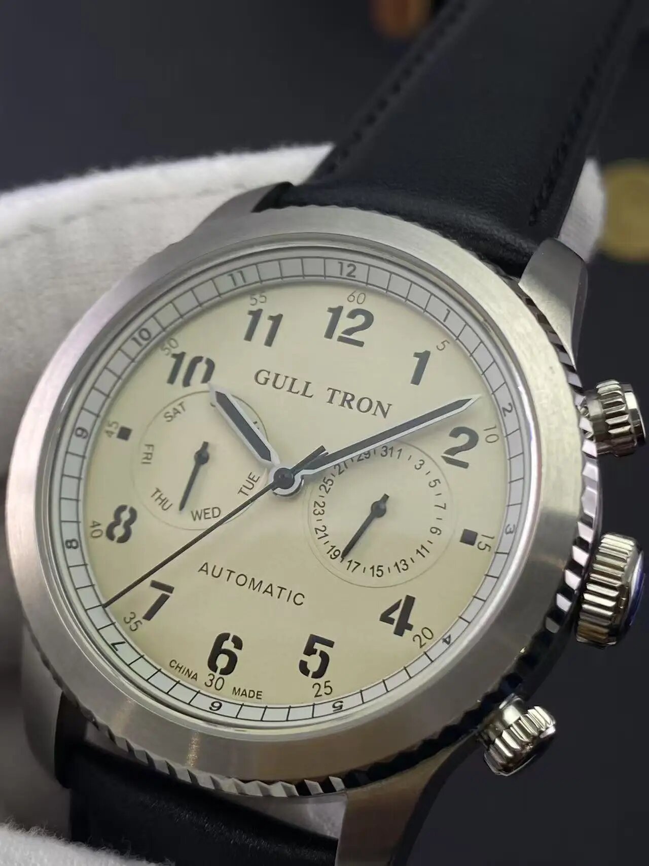 Наручные часы