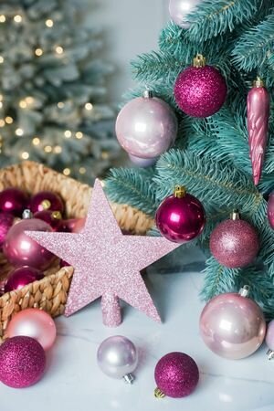 Набор пластиковых елочных шаров и украшений новогодний, цвета: нежно-розовый, розовый бархат магнолия, 33 шт, Kaemingk 029232