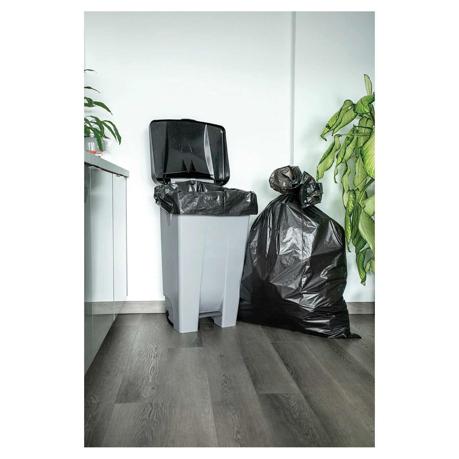 Мешки для мусора 240 л, черные, в рулоне 20 шт, ПВД, 35 мкм, 130х90 см, PACLAN "Big&Strong"