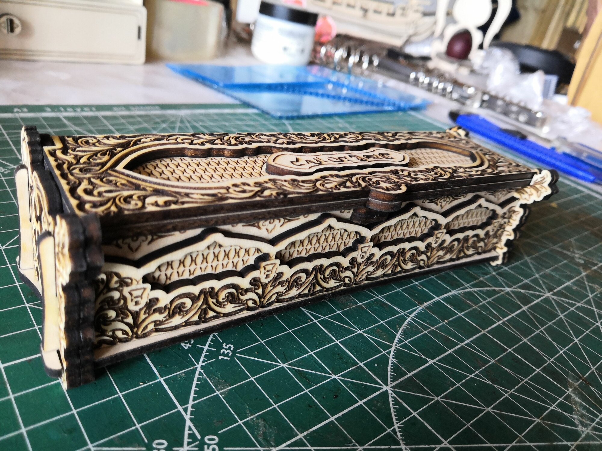 Подарочный футляр для ручки. Лазерная резка и гравировка.