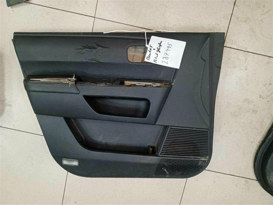 Обшивка двери передней левой от Honda Pilot 2008-2015