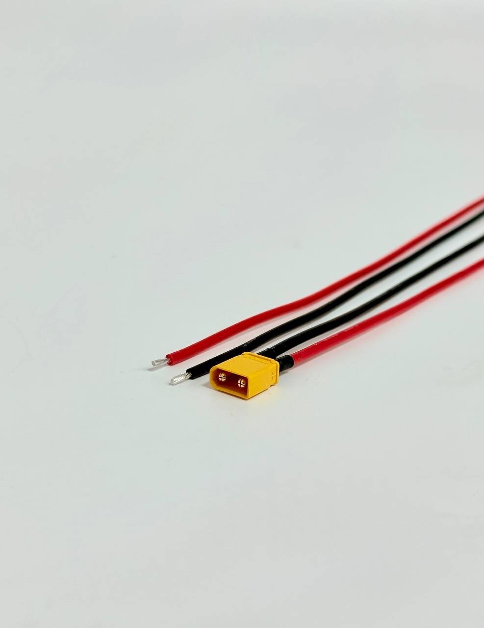 Силовой разъём XT30U M (папа) с проводом 18 AWG (30см) - 10 шт
