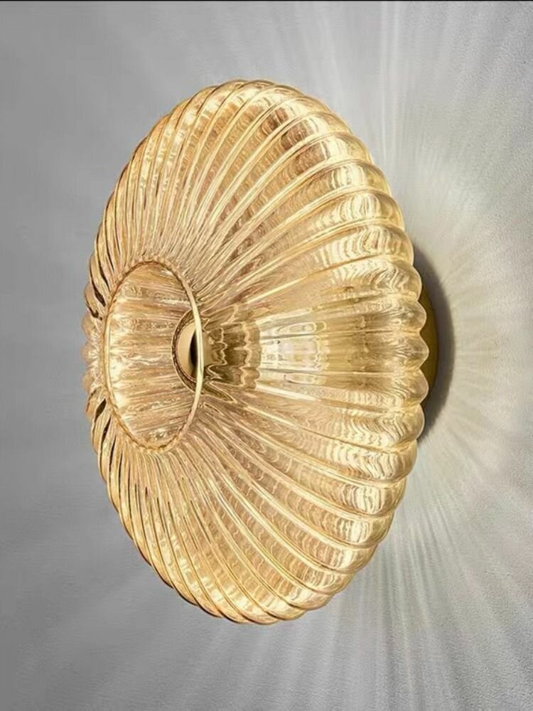 Стеклянный настенный светильник Баухаус