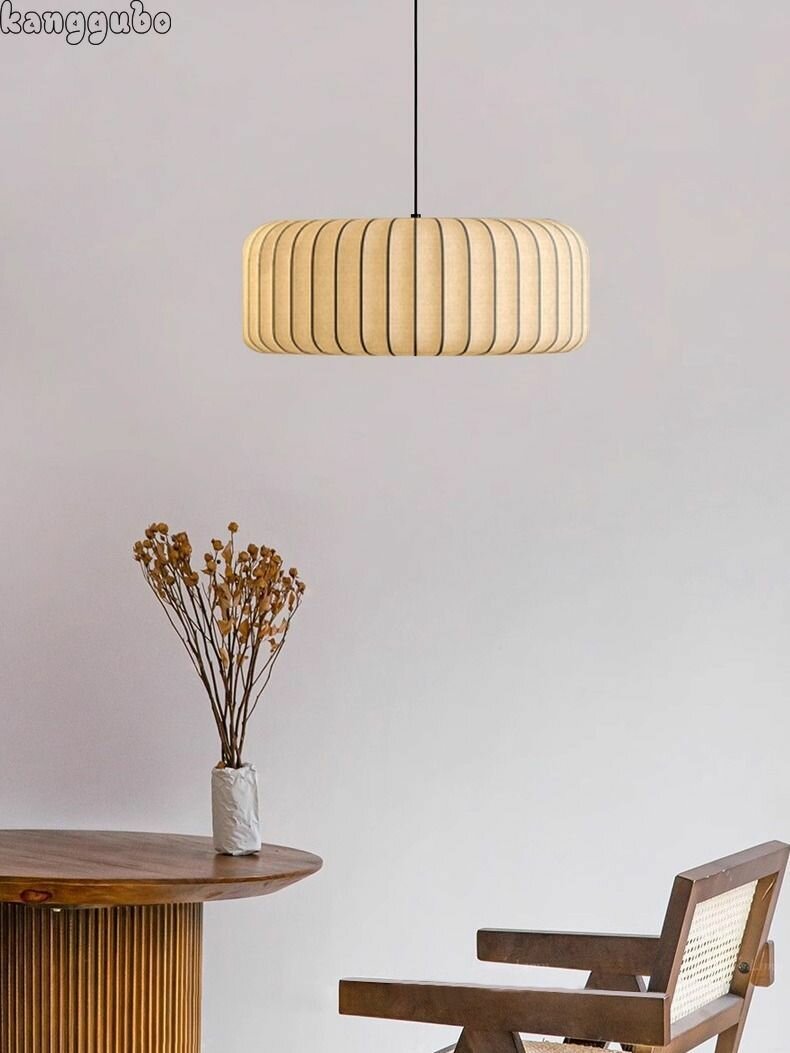 Люстра в форме фонаря из белой ткани