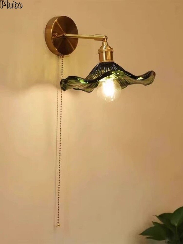 Стеклянный настенный светильник в форме листа лотоса