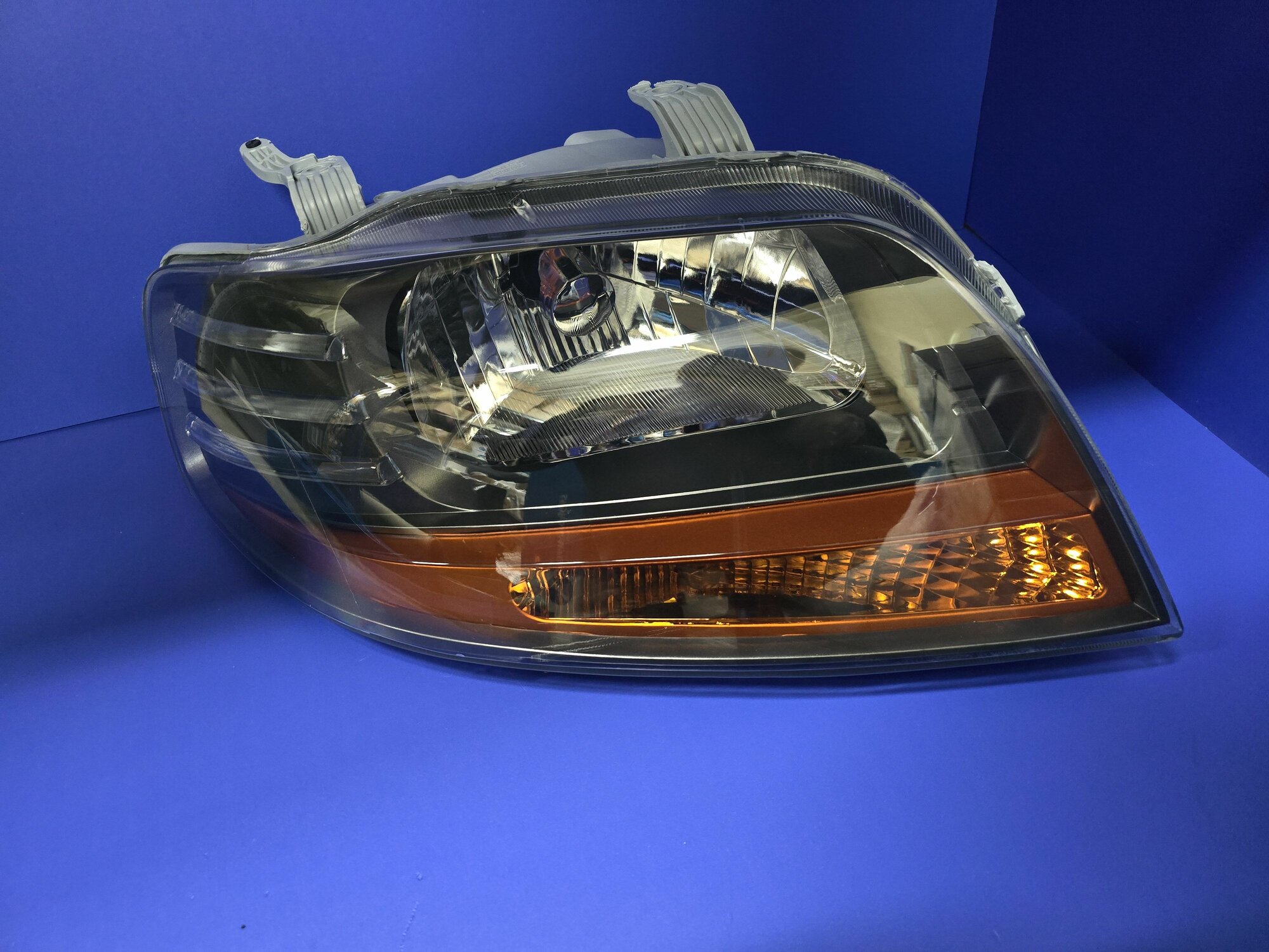 Фара правая для Шевроле Авео Т200 . Фара Chevrolet Aveo T200