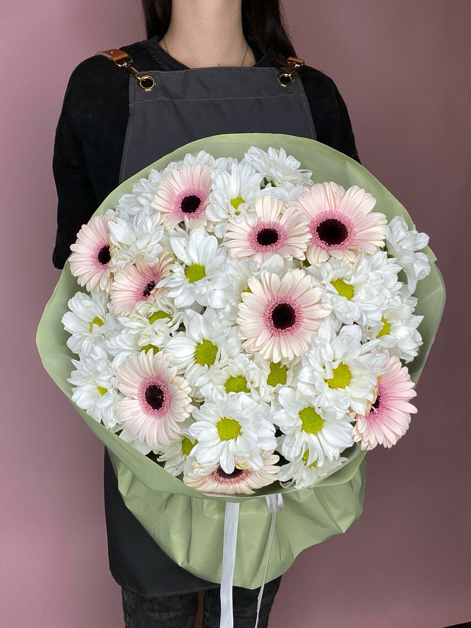 Хризантемы с герберами