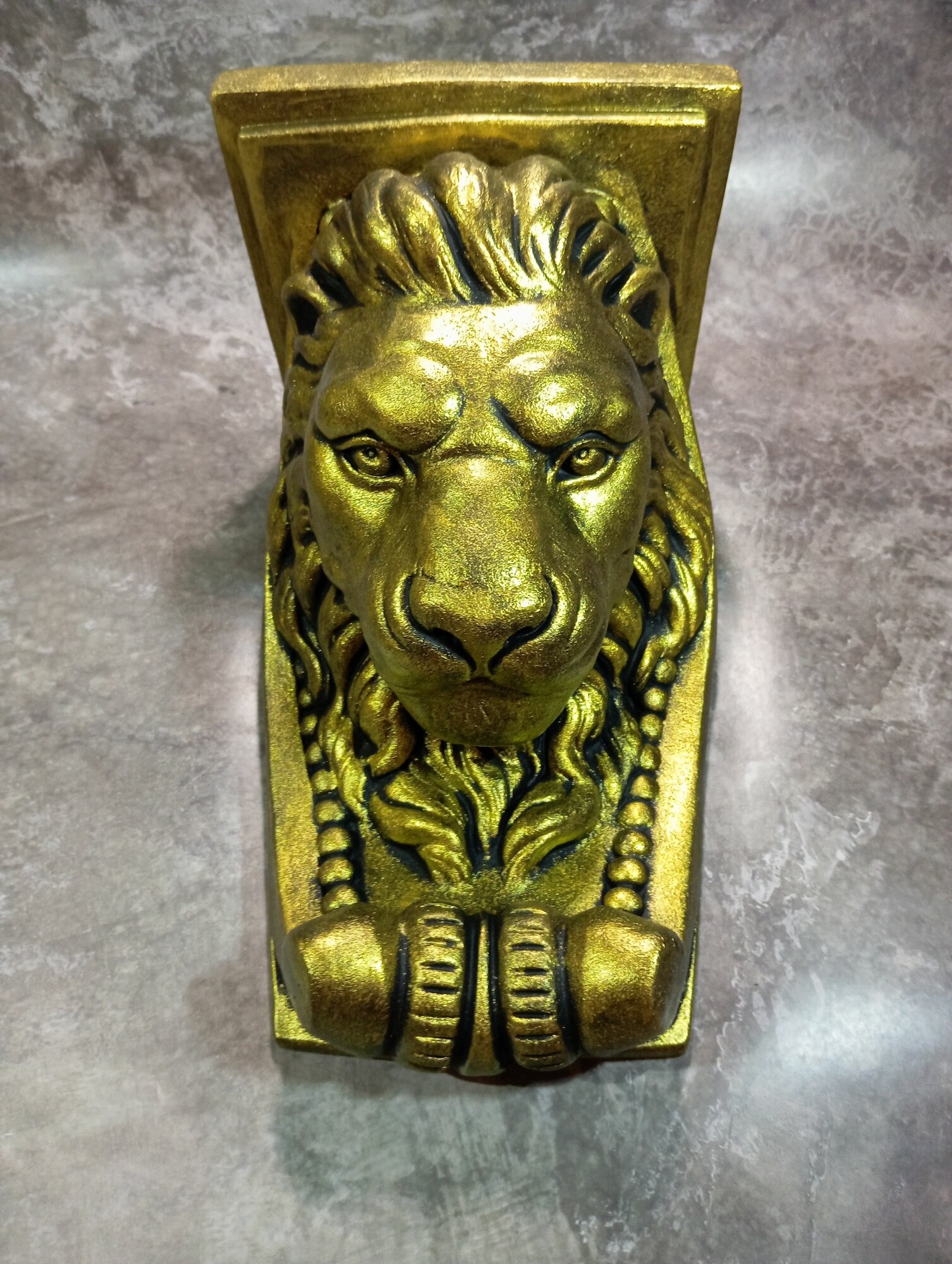 Декоративная полка Лев