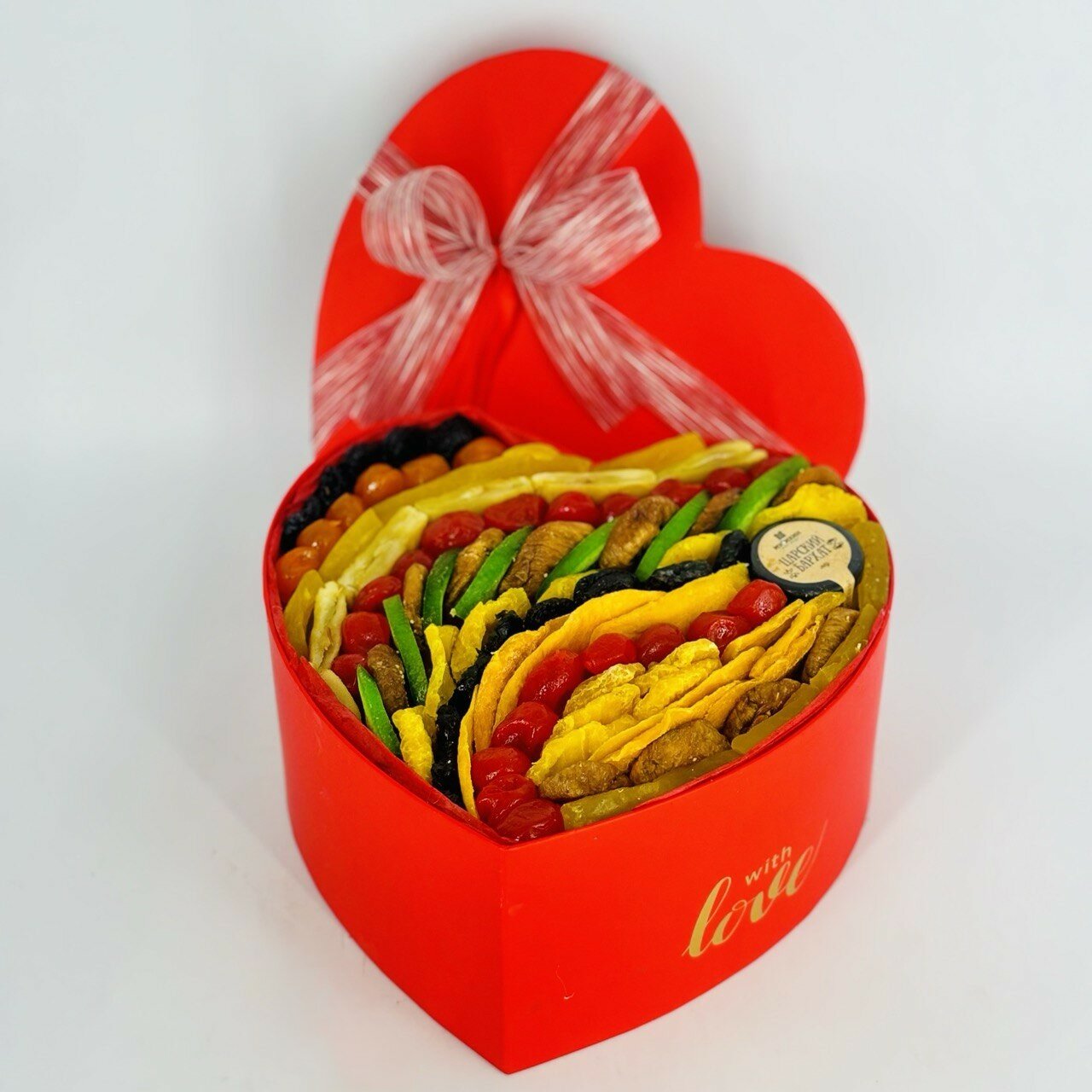 Набор сухофруктов подарочный в сердце. Подарок на Рамадан