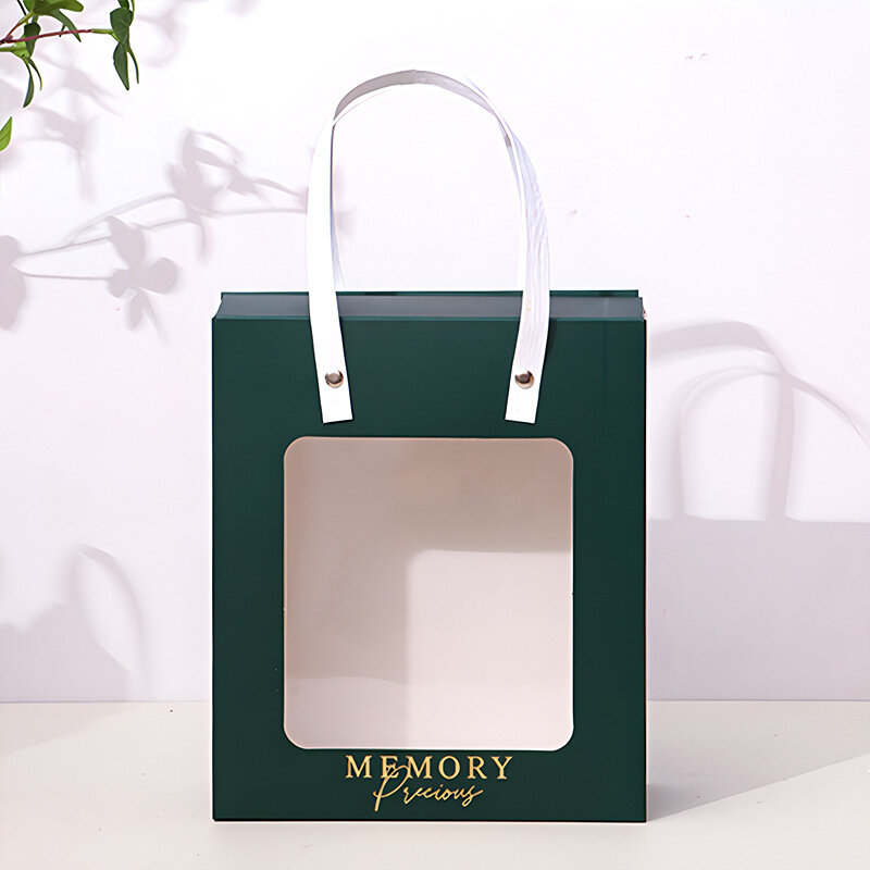 Подарочный пакет "Персонаж", с открывающимся окном