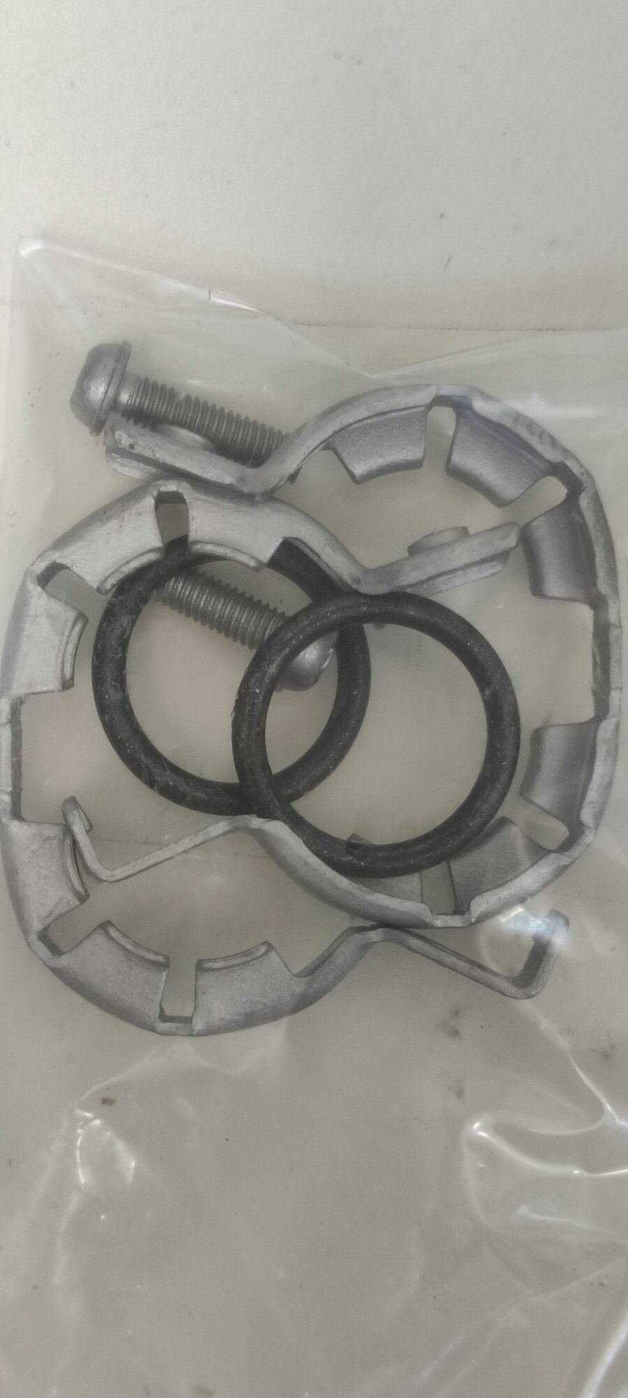 ***4M0898037B VAG Установочный комплект для теплообменника (2 уплотнения 2 хомута 2 винта) 1 3491 3124 (133)