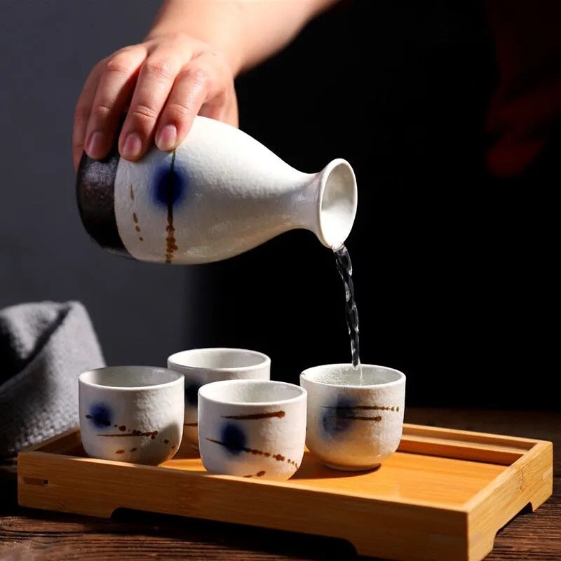 Керамический винный набор в японском стиле, винная чашка, винная фляга, набор для разлива вина, набор в античном стиле, подогреватель для вина с одинарной чашкой с подглазурной росписью.