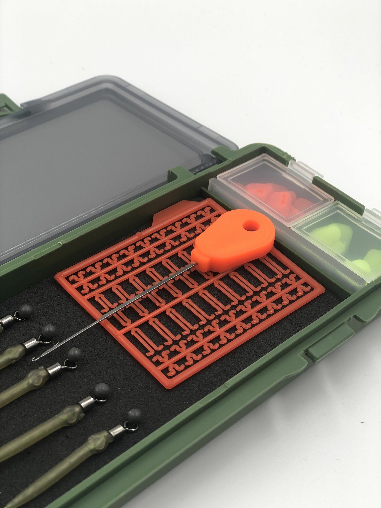 Поводочница с набором карповых монтажей KDF/ Rig Box Set ST06 готовый набор для ловили карпа