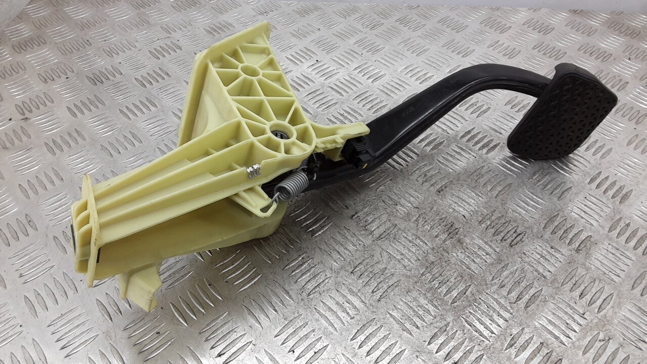 Педаль тормоза BMW X3 F25