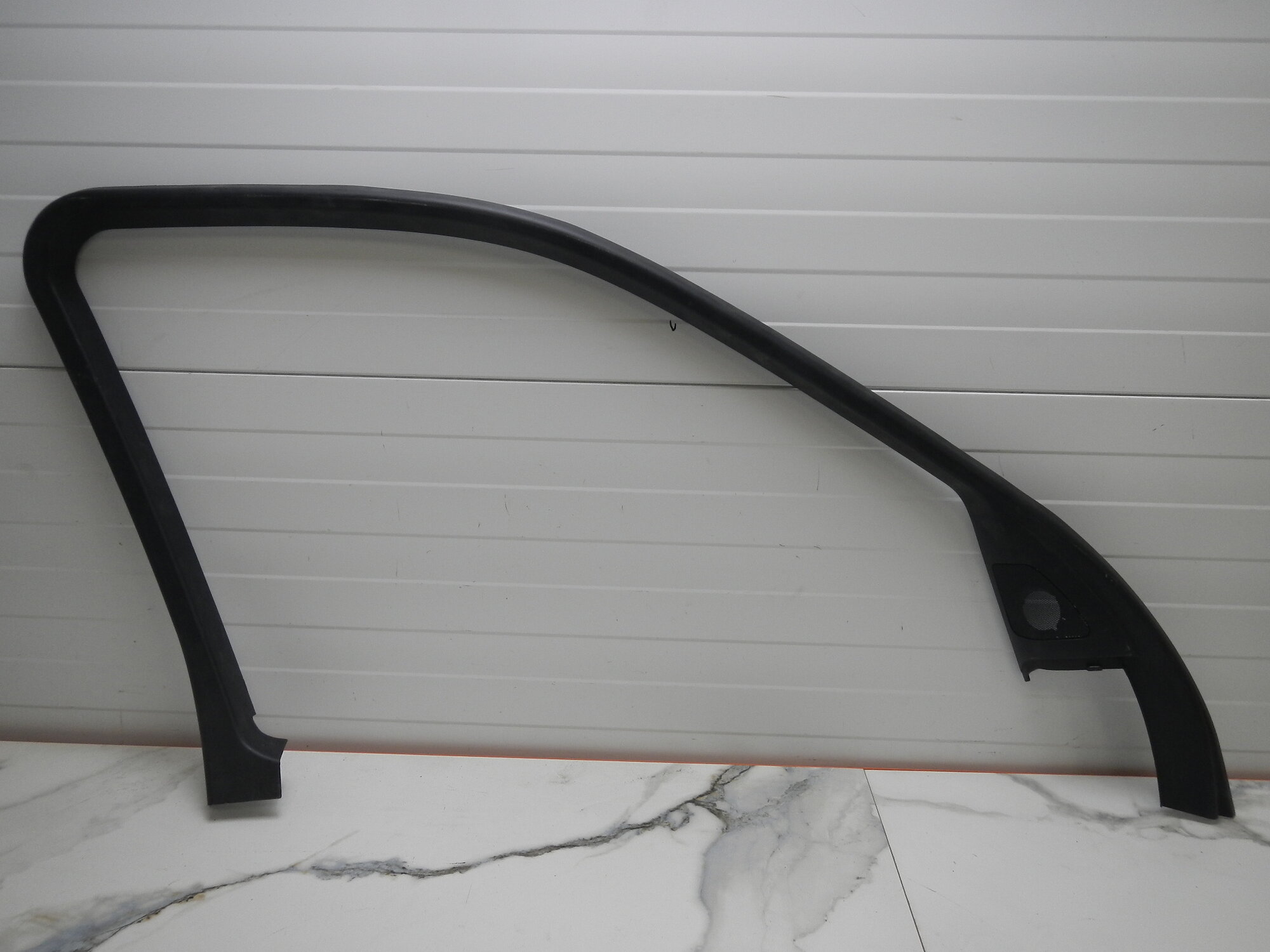 Б/У Накладка двери, BMW (БМВ)-X5 (E70) (07-13) BMW X5 (E70) (07-13) передней левой Сломано 1 крепление, царапины. 597882 ...