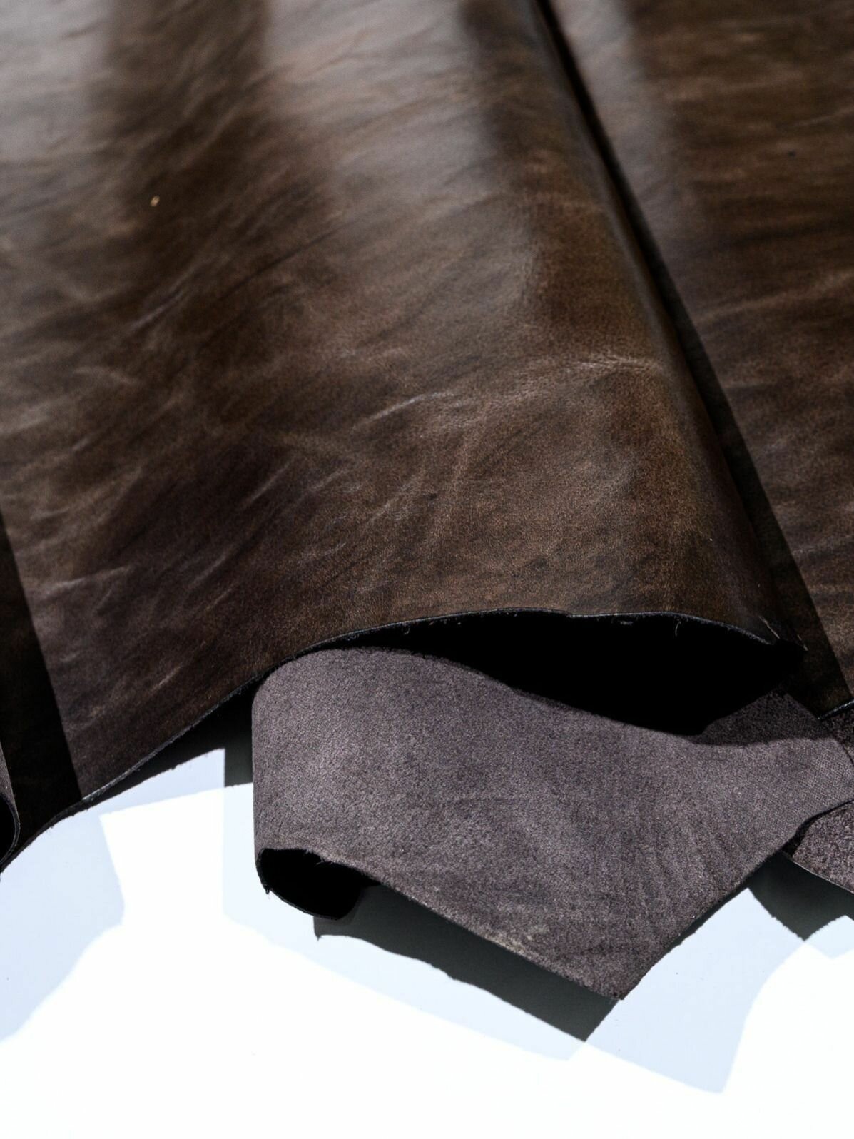 Кожа натуральная в листах. Пулл-ап скарлет. А3. Тёмно-коричневый