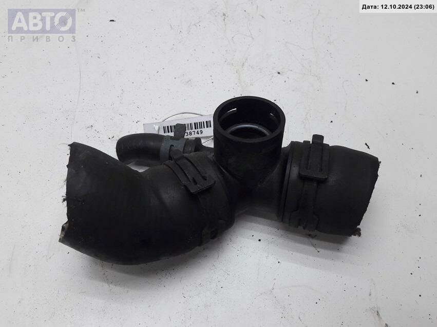 Фланец (тройник) системы охлаждения Volkswagen Golf-4