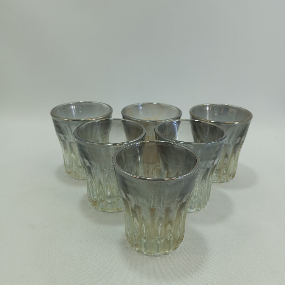Набор стеклянных стопок, 6 штук, серебристое напыление на ободке. СССР