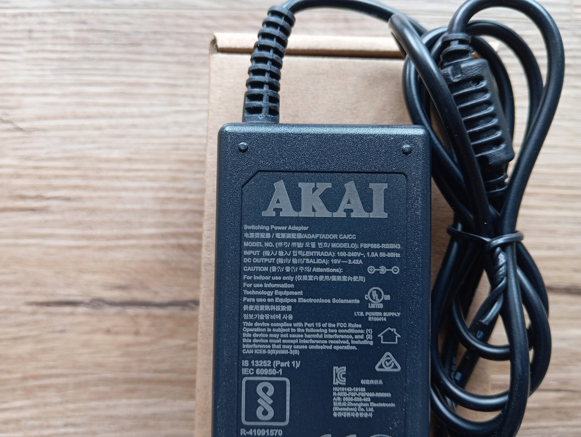 Блок питания Akai MPC One (не Plus) для грувбокса (адаптер 19V 3.42A)