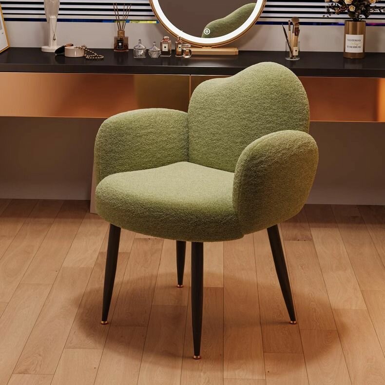 Мягкое туалетное кресло-мешок в кремовом стиле - лучший выбор для спальни / туалетного столика