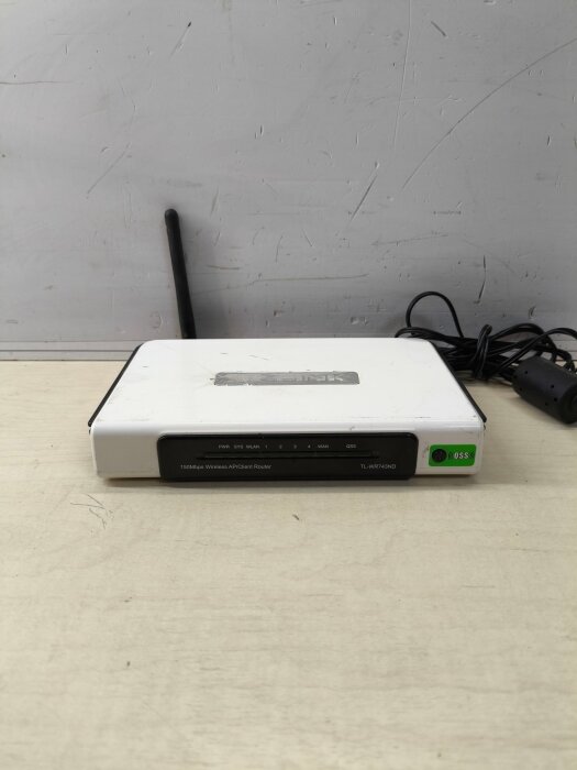Wi-Fi роутер TP-LINK TL-WR743ND