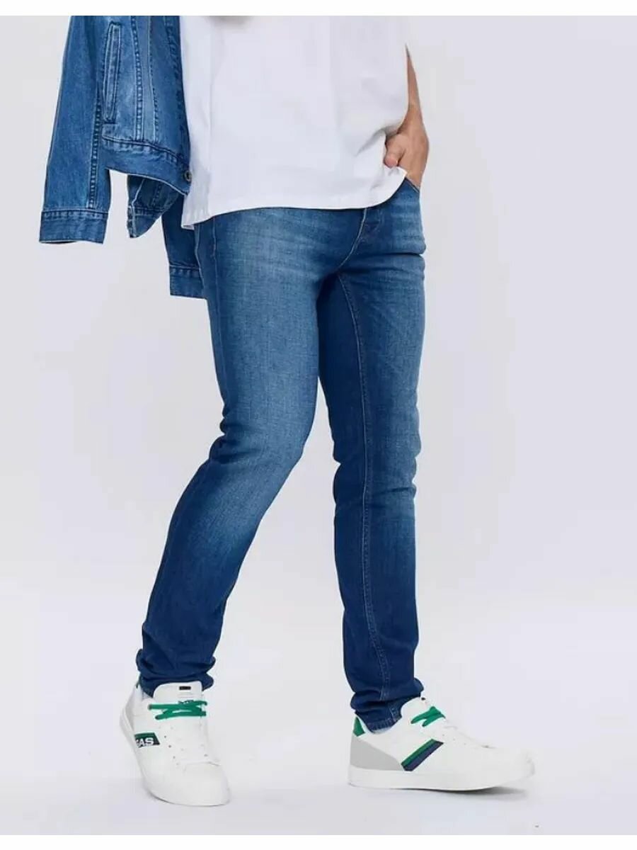 Джинсы зауженные 