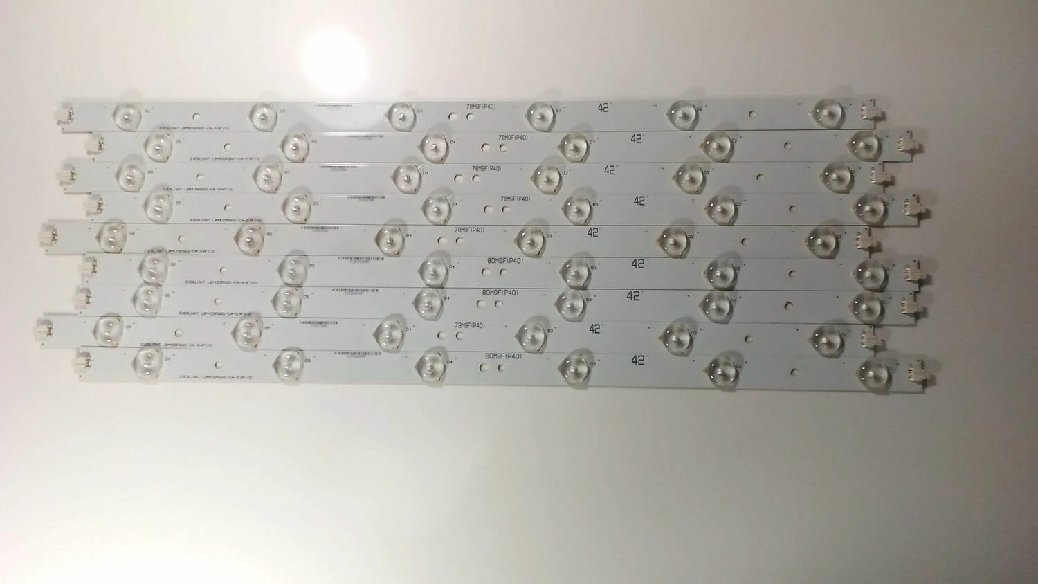 80M9F(P40) Everlight LBM420P0601-CA-3(HF)(0) LCD Панели TPV TPT420H2-HVN04 REV: S080H за 1 планку для 42Pfl3008T/60 Lcd Телевизор Philips LCD, LED подсветка (string стринг светодиодный) для матрицы арт