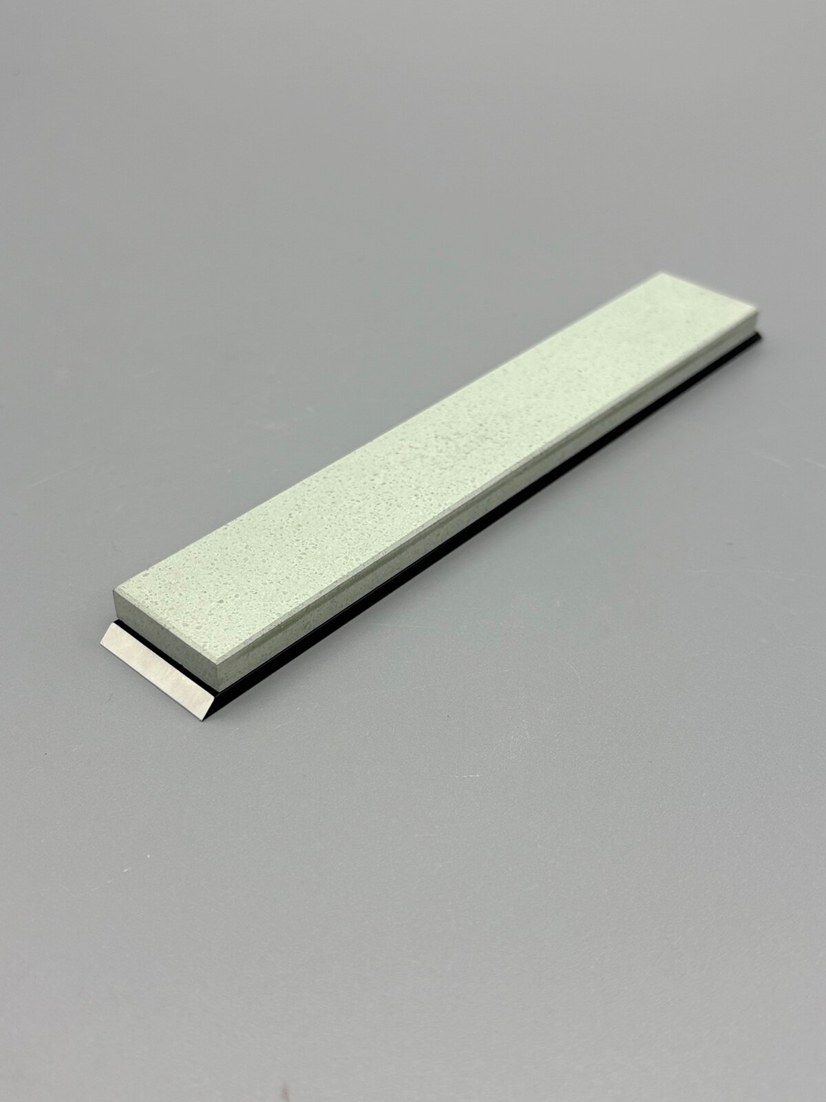 Камень Shapton Pro, 8000 Grit (25мм) для заточки ножей и ножниц. Точильный камень