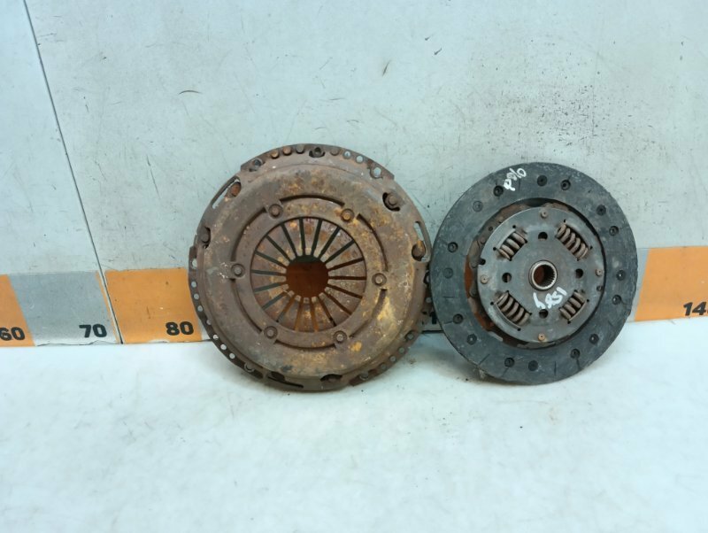 Б/У Корзина сцепления, Диск сцепления Комплект сцепления Volkswagen Polo 5 403028 VAG арт. 036141032H