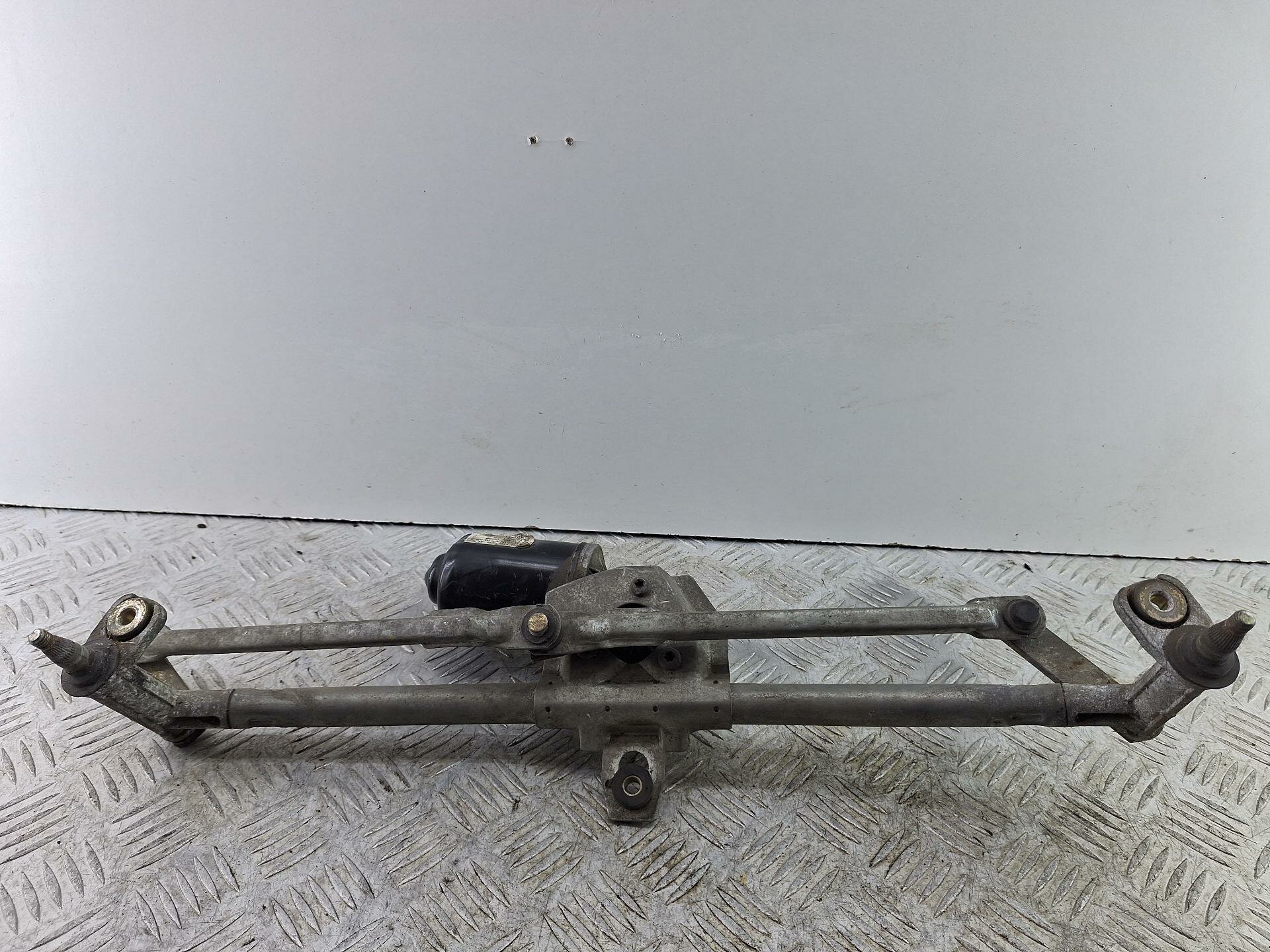 Трапеция стеклоочистителя Volkswagen Golf 4 2001 22147383