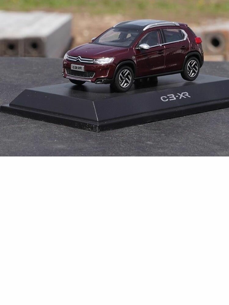 Машинка металлическая модель 1:43 Citroen C3-XR SUV Red