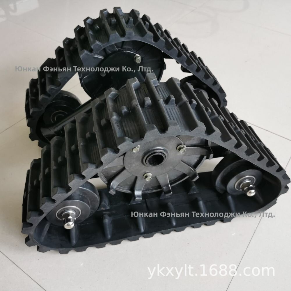 Мощная гусеница для снегоуборочной машины 118x60x18 см, ультраизносостойкая, морозостойкая, высокого качества.