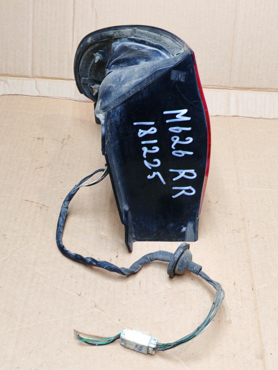 Фонарь задний правый Mazda 626 GE хэтч