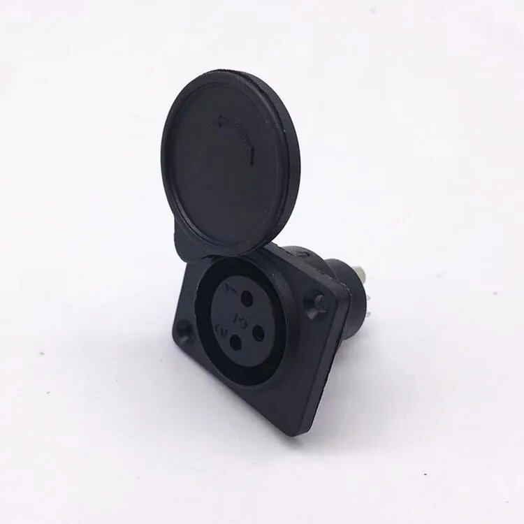 Пылезащитная XLR розетка черная