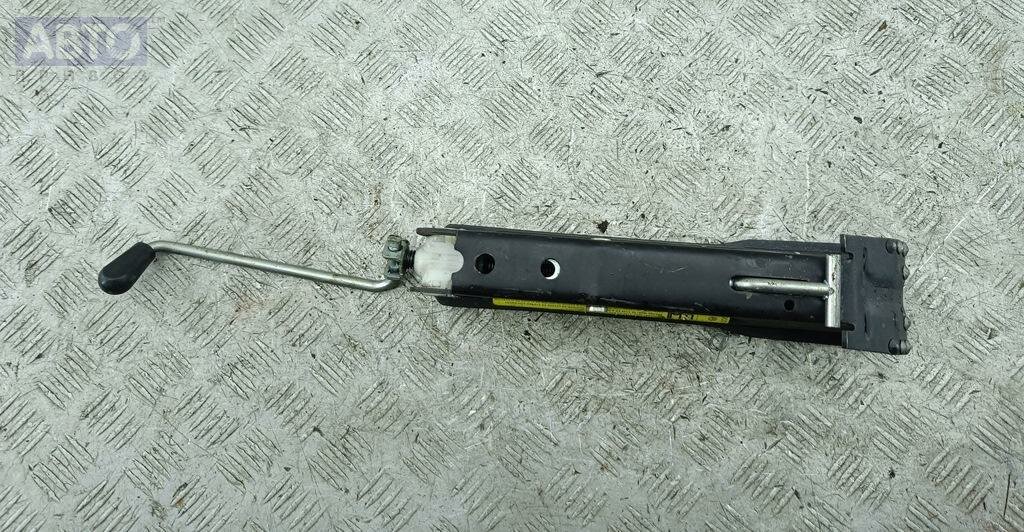 Домкрат Volkswagen Passat B6