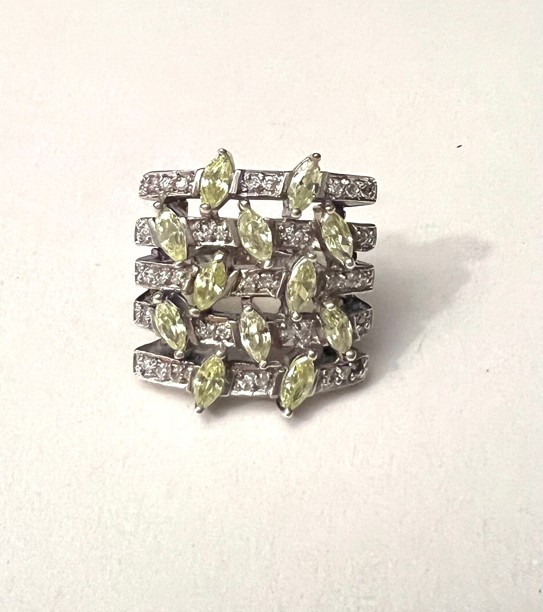 Кольцо, циркон, хризолит