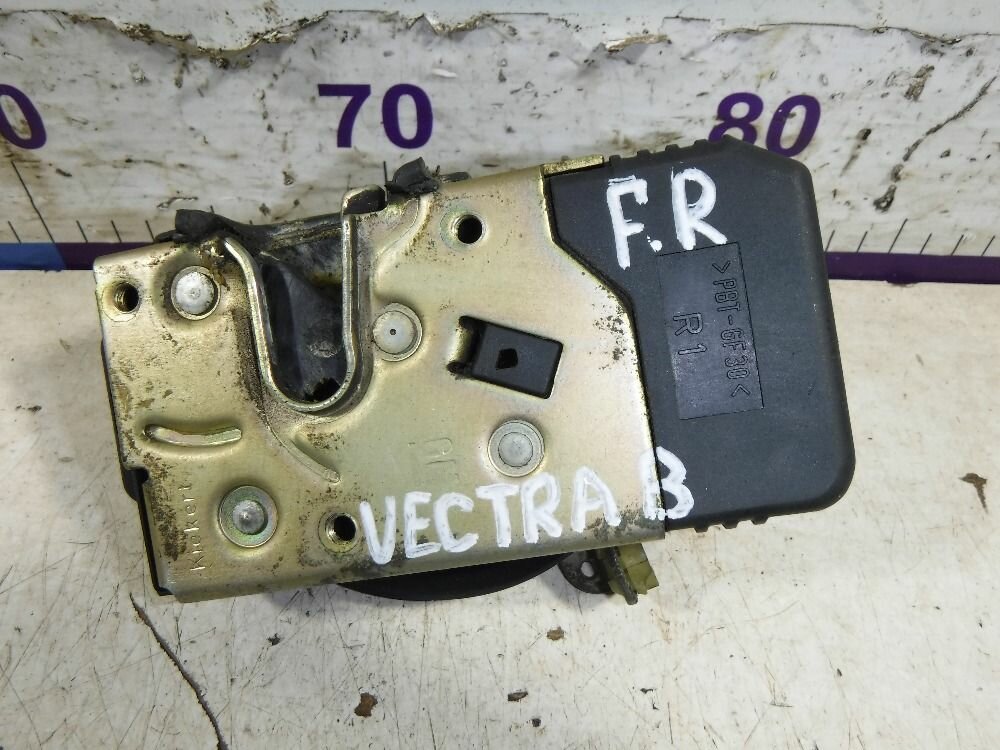 Замок двери передней правой Opel Vectra B