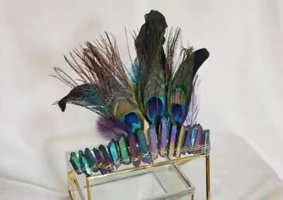 Повязка на голову "Корона", с пером павлина, гальваническая обработка, натуральный хрусталь