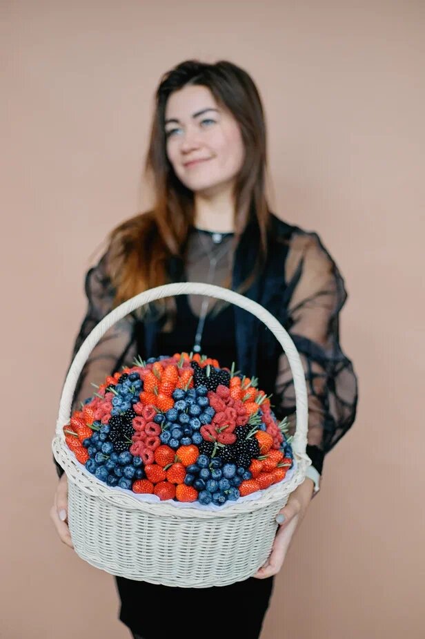 Ягодная корзина: клубника, голубика, ежевика, малина, размер XL, 30 см, от Vegato Studio