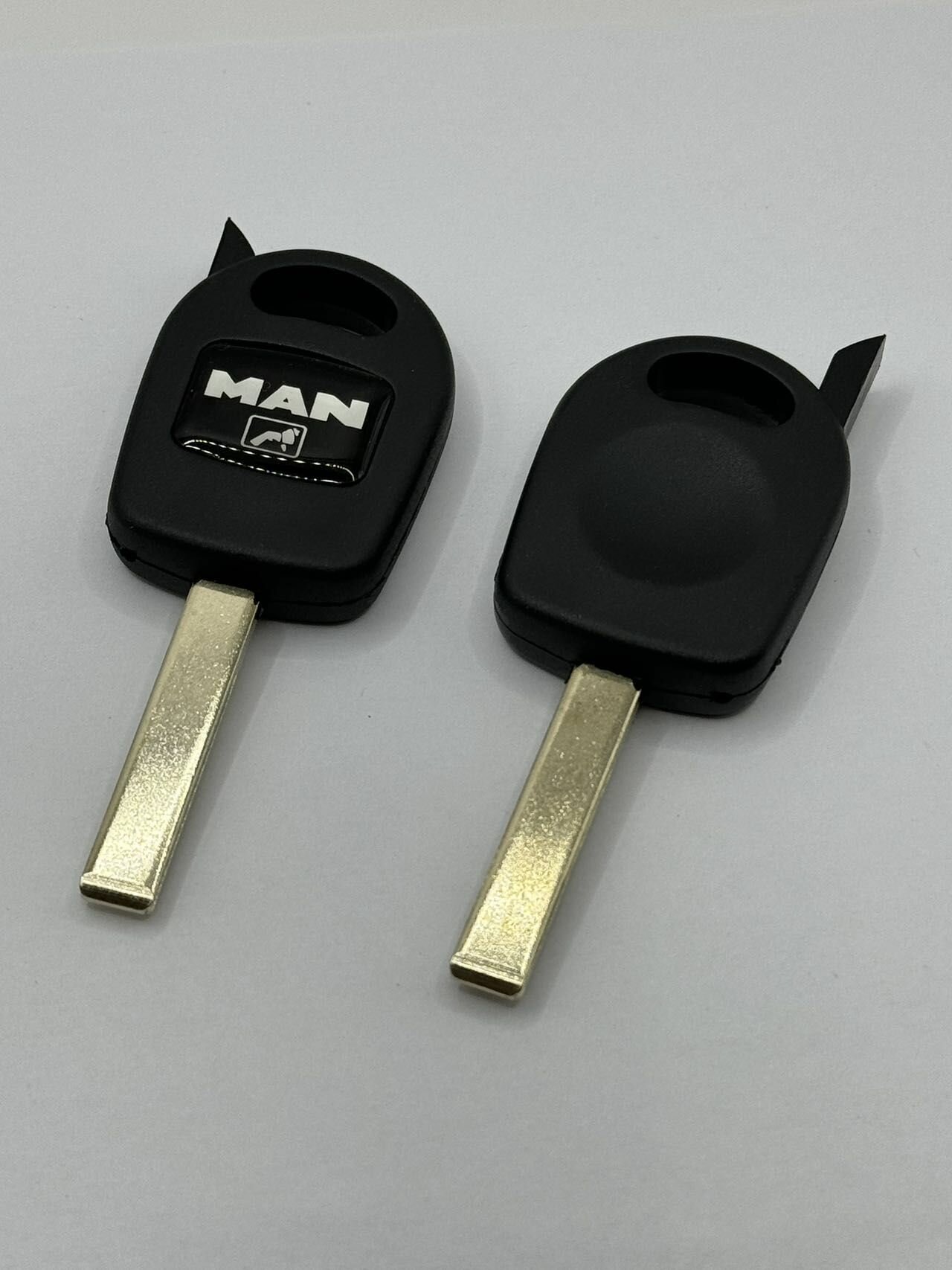 Заготовка ключа Ман MAN_TP00HUHCAP_T00HF63P_HU83T00 с м п чип (B-140) 5 шт .