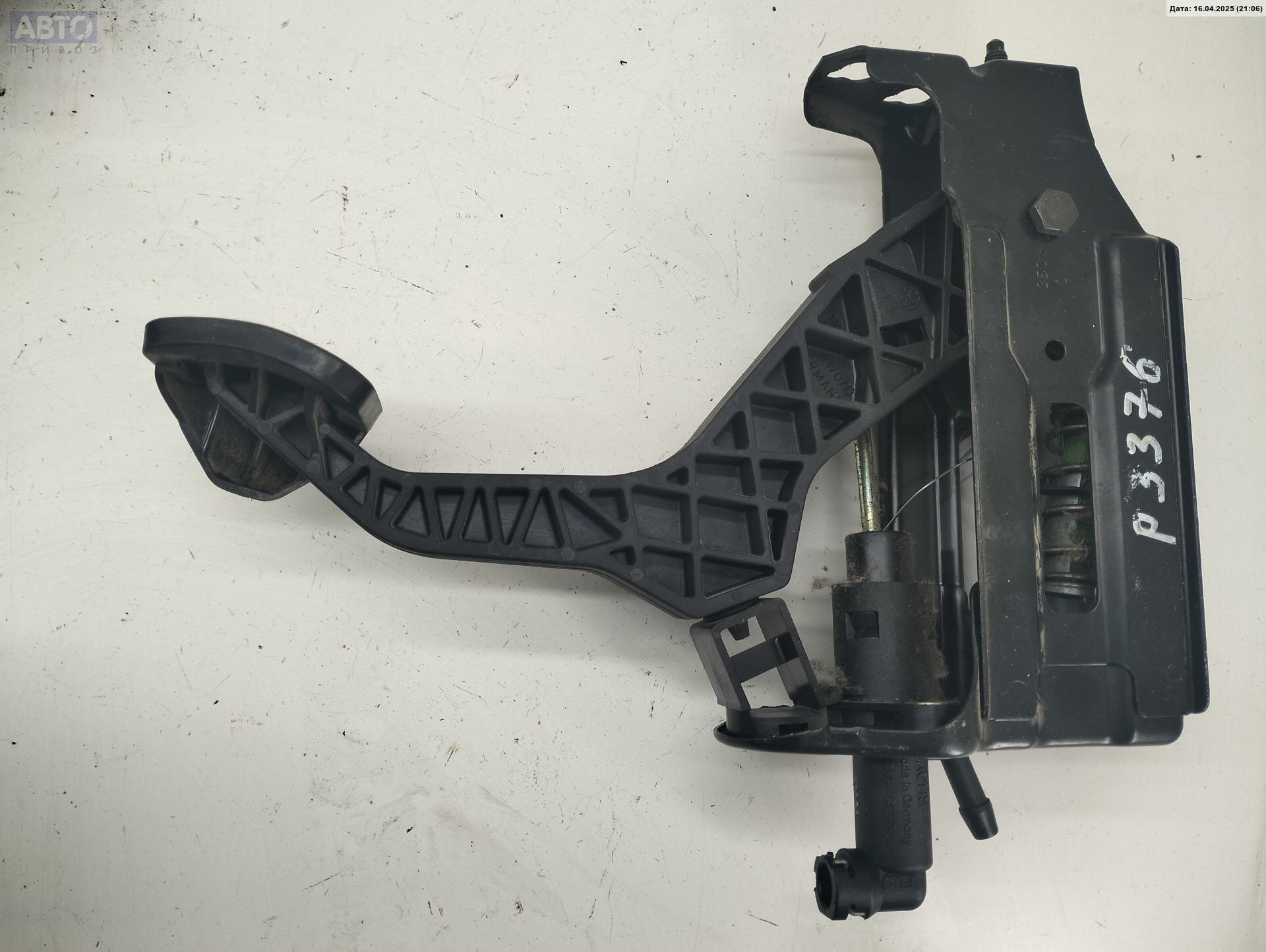 Цилиндр сцепления главный Volkswagen Golf-4