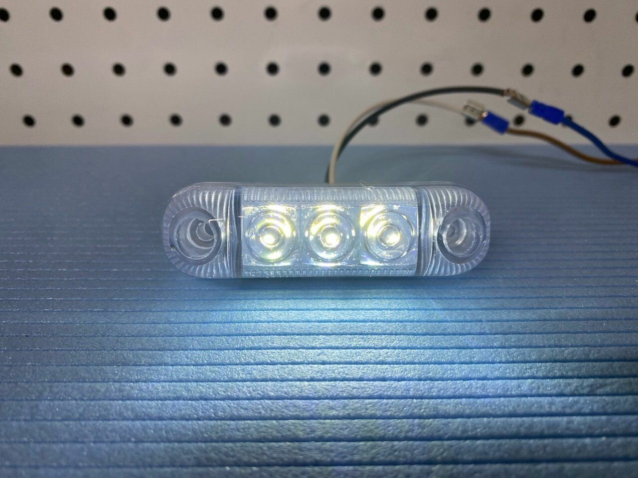 Фонарь габаритный LED универсальный