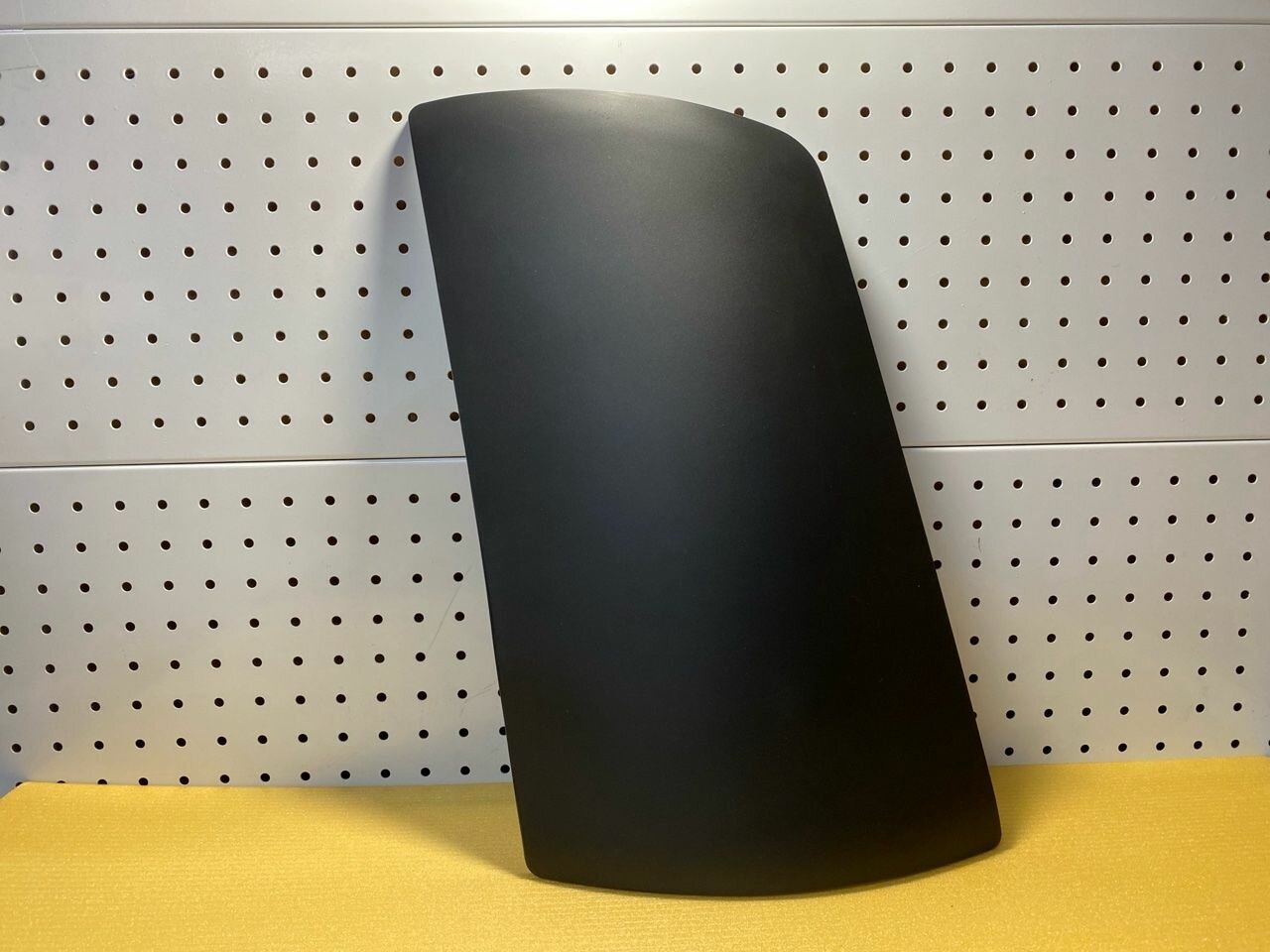 Дефлектор (накладка угла) кабины вольво ФШ12 ФШ16 ФМ12 (Volvo FH FM) правый